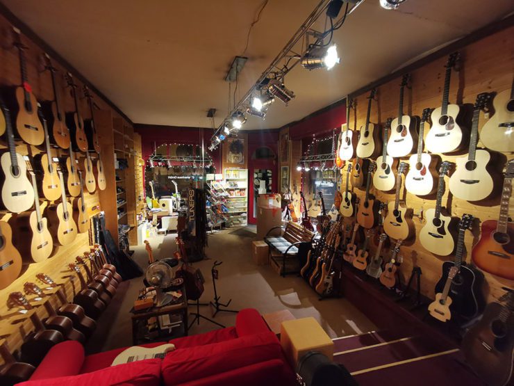 ILMA | Musicant Gitarrenhaus: Gitarren, soweit das Auge reicht